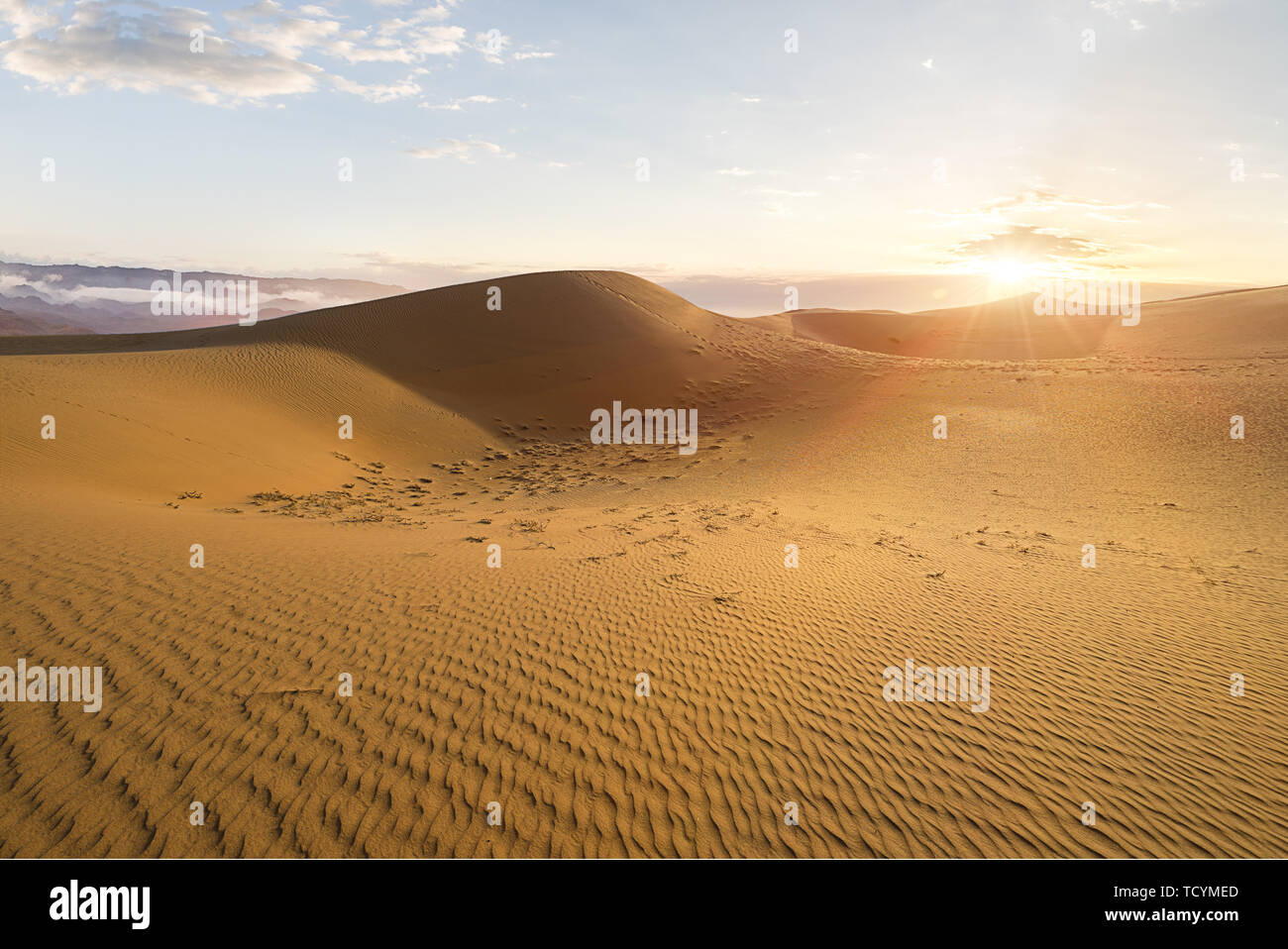 Tengri desert hi-res stock photography and images - Alamy