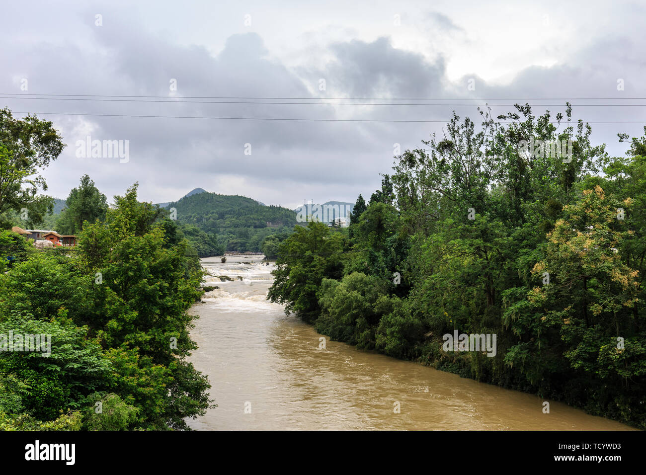 Steep slope pond waterfall hi-res stock photography and images - Alamy