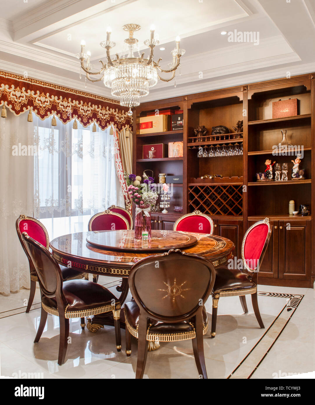 American restaurant inside dining room hi-res stock photography and ...