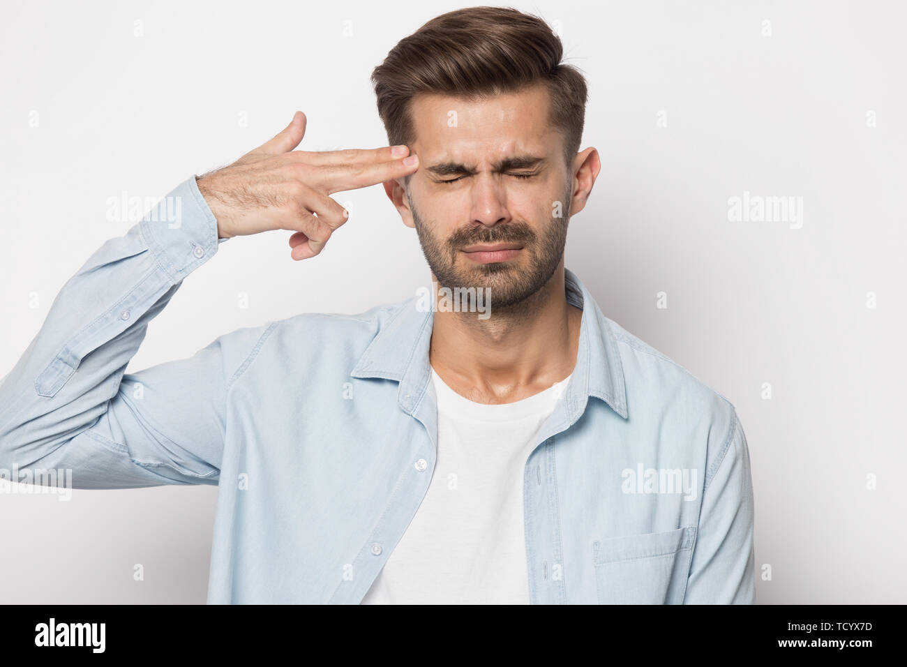 Fingers shooting hi-res stock photography and images - Alamy