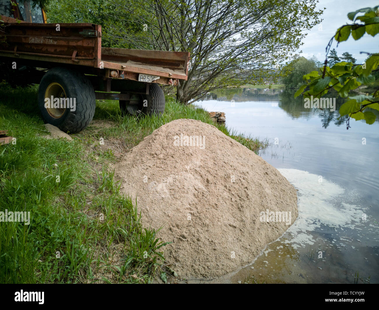 Load of sand hi-res stock photography and images - Alamy