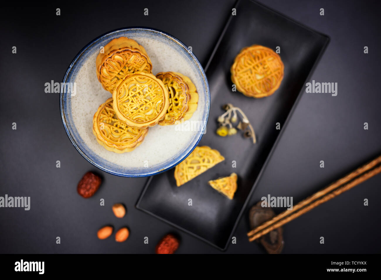 Chinese traditional cuisine Mid-Autumn Festival moon cake tea set Stock ...