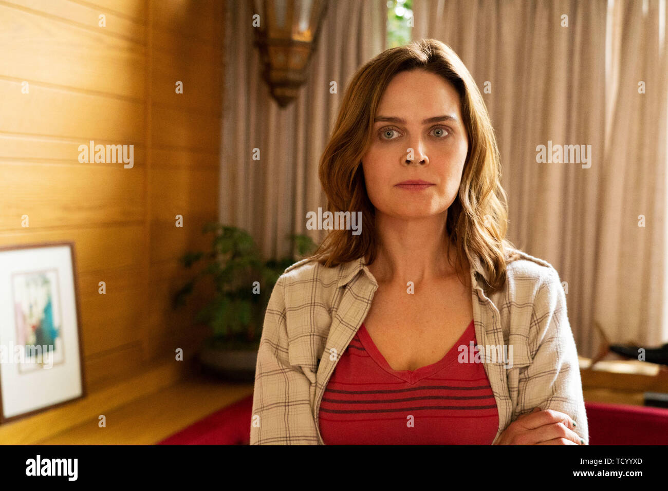 ANIMAL KINGDOM, Emily Deschanel, 'Angela', (Season 4, Episode 402 ...