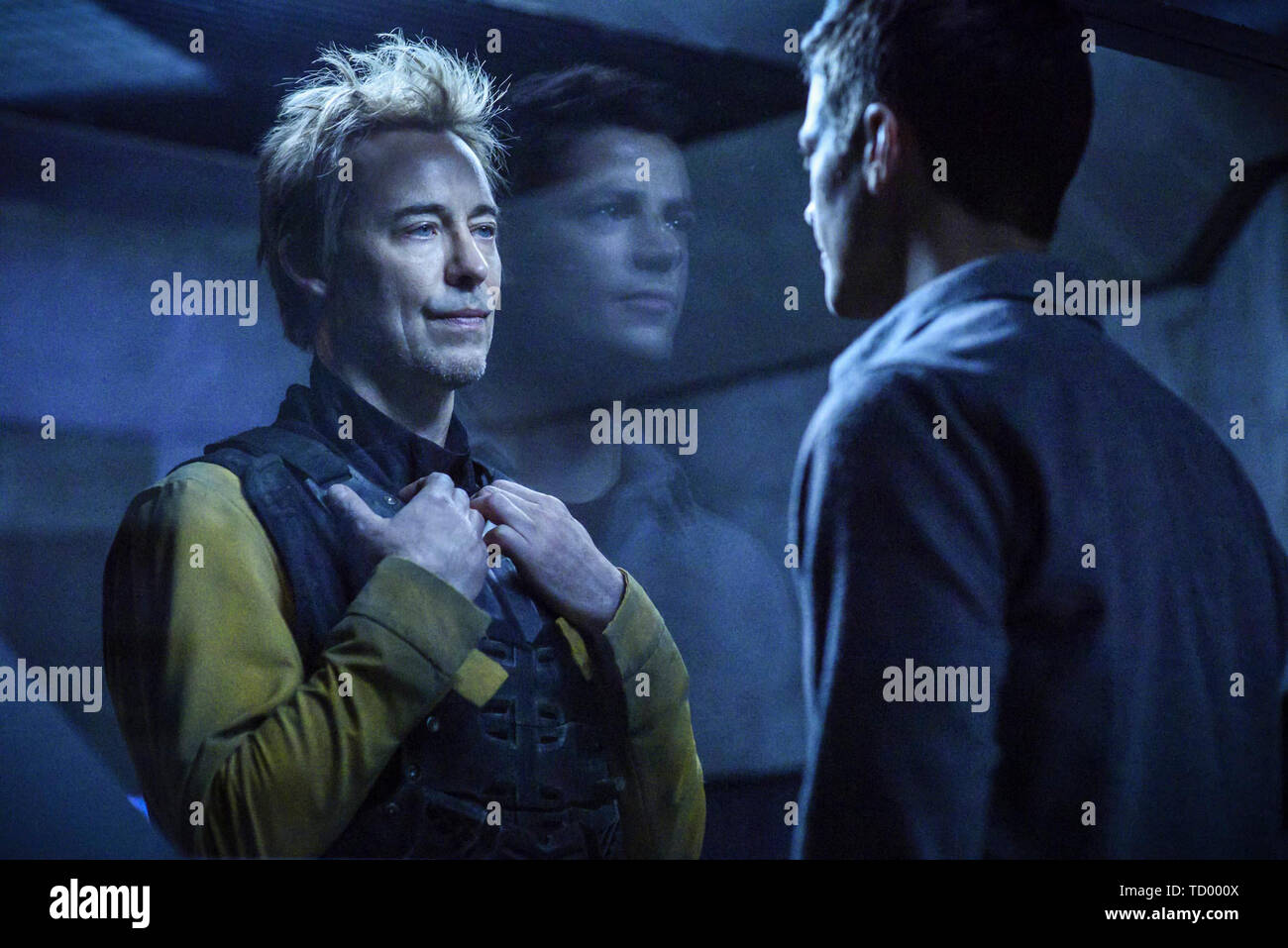 THE FLASH, from left: Tom Cavanagh, Grant Gustin, 'Godspeed', (Season 5 ...