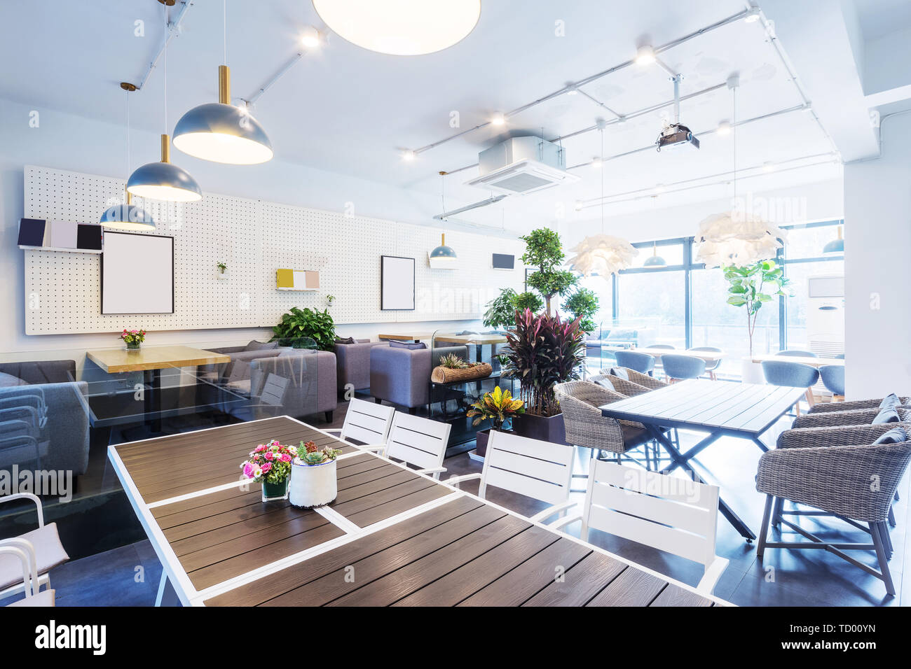 The interior of modern cafeteria Stock Photo - Alamy