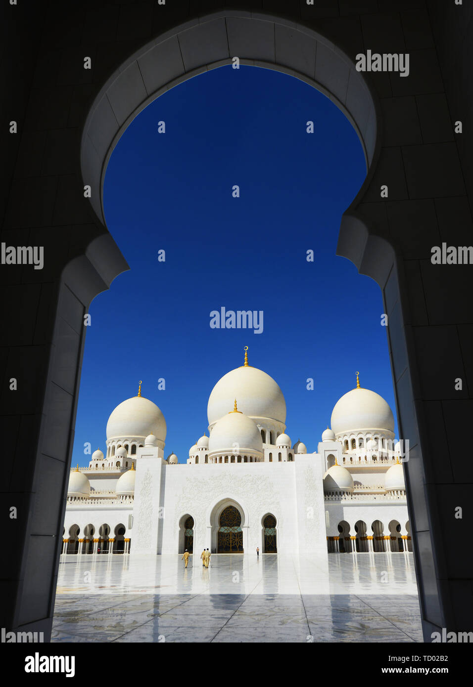 Sheikh zayed grand mosque arch hi-res stock photography and images - Alamy