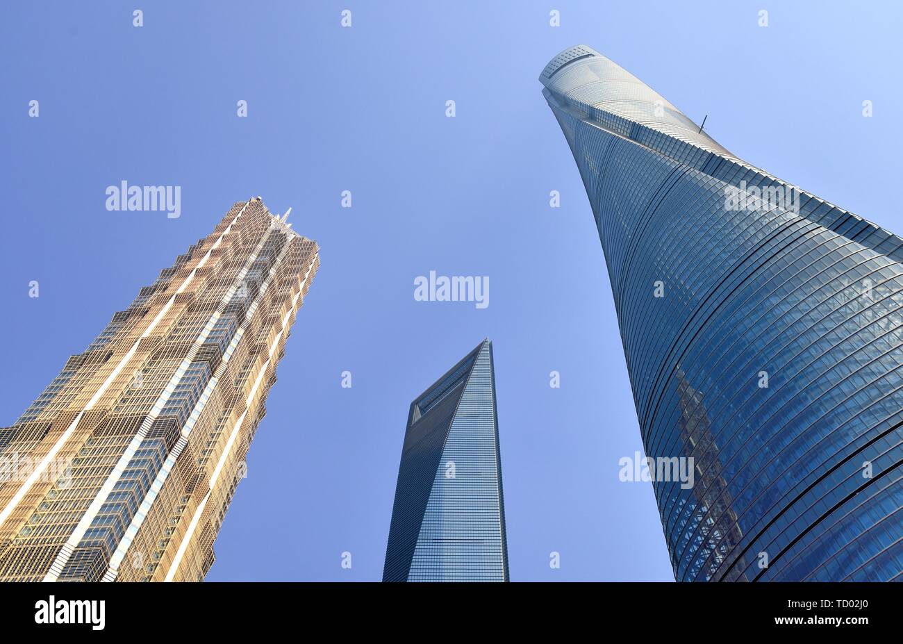 Landmarks in shanghai hi-res stock photography and images - Alamy