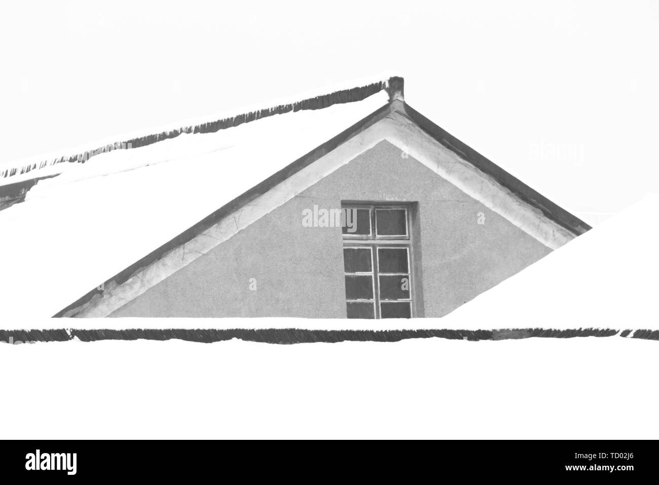 Roof eaves house Cut Out Stock Images & Pictures - Alamy