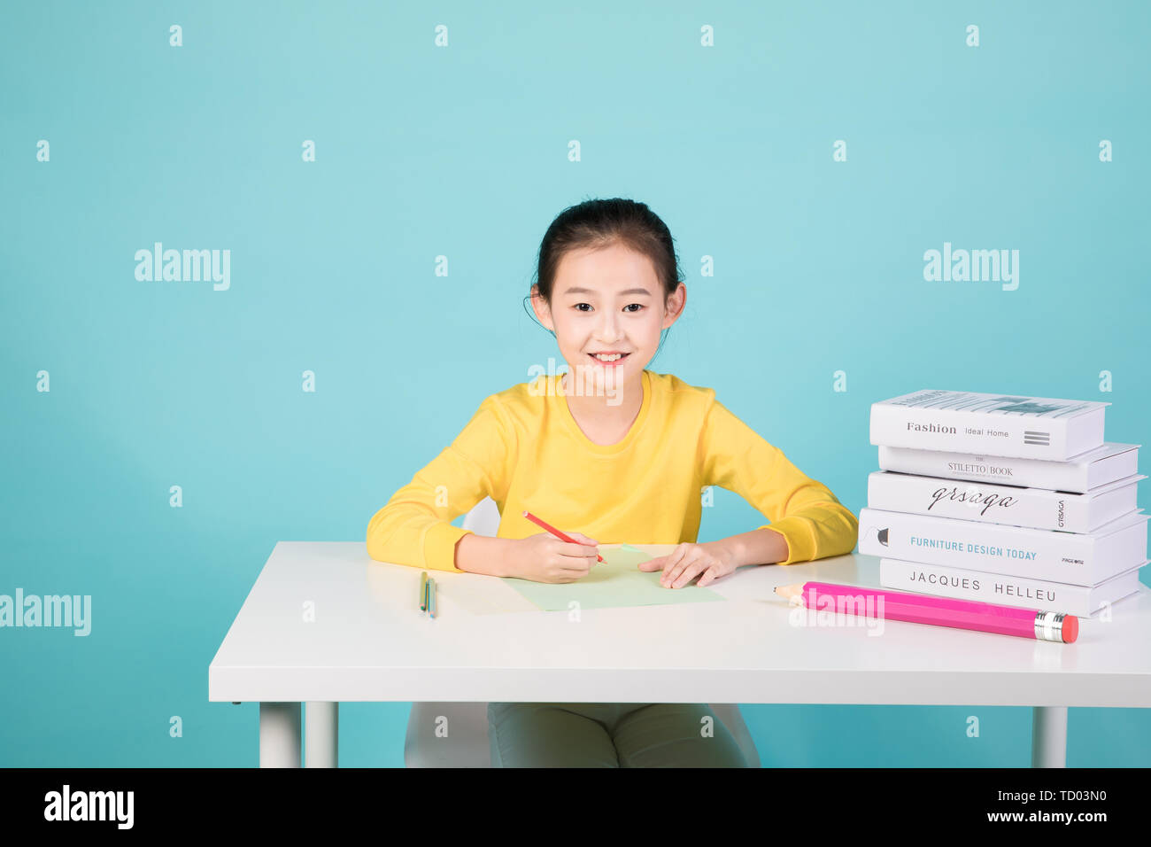 12 years old girl drawing hi-res stock photography and images - Alamy