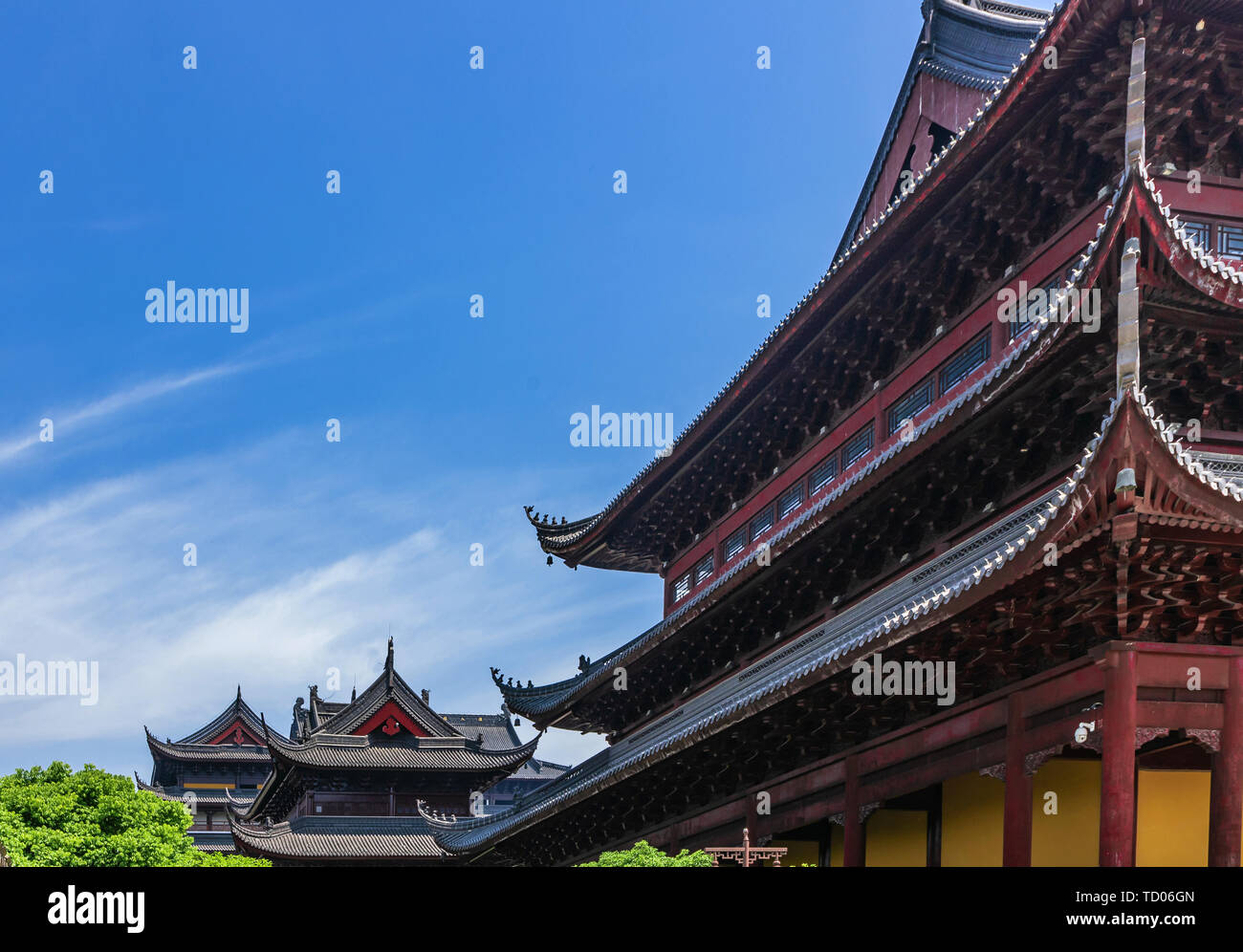 Suzhou Yangcheng Lake Zhongyuan Temple Scenic Area Stock Photo - Alamy