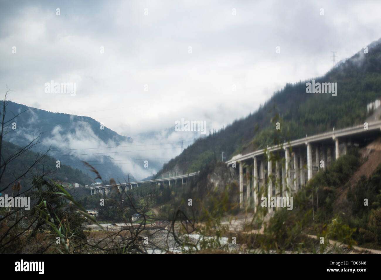 Highway and expressway yakang expressway hi-res stock photography and ...