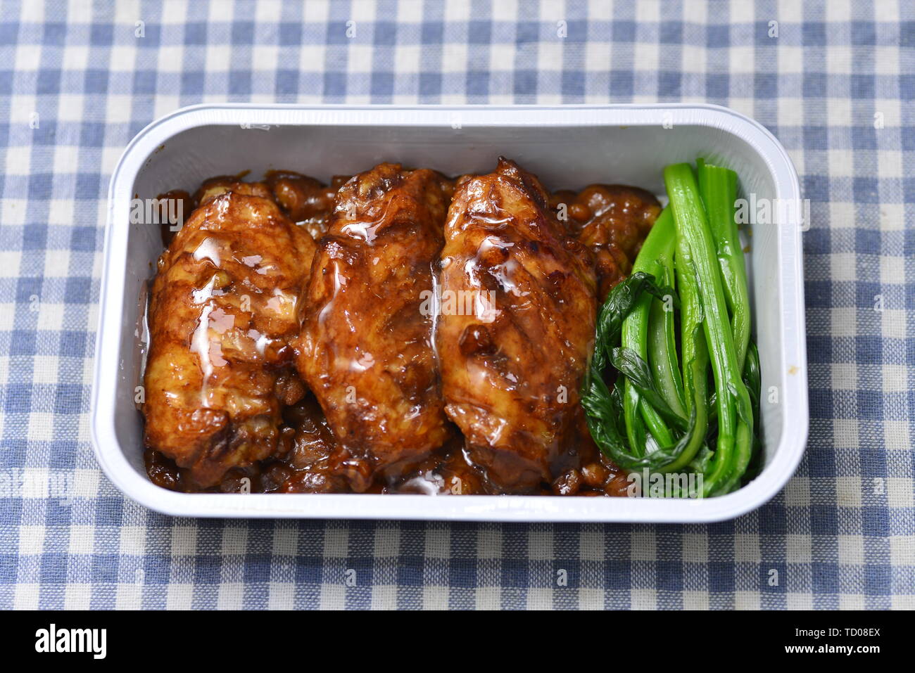 Airplane meals, high-speed rail meals, fast food, spicy chicken wings ...