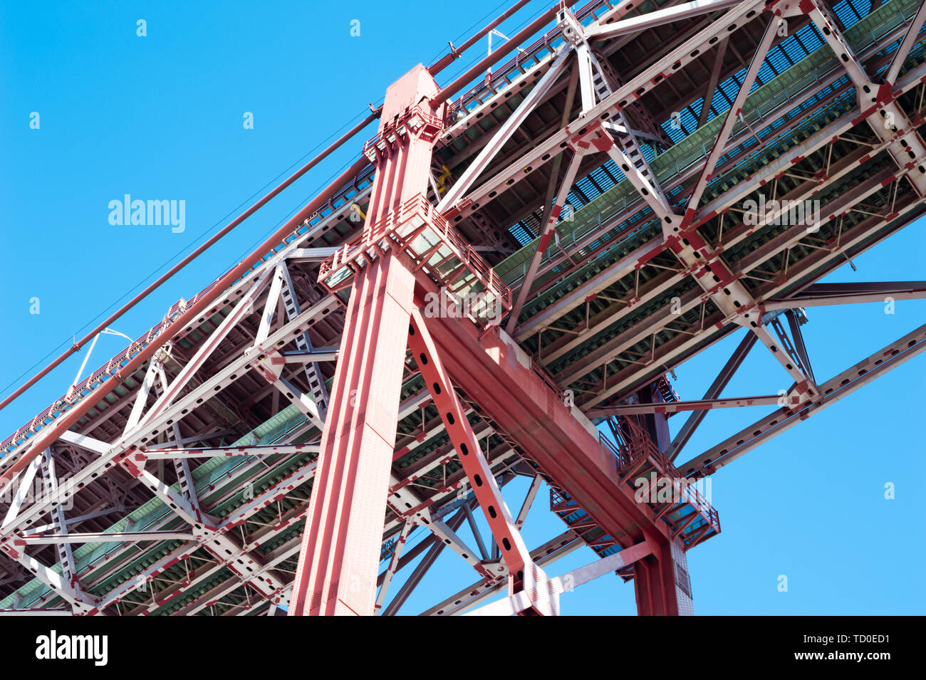 Free memorial bridge hi-res stock photography and images - Alamy
