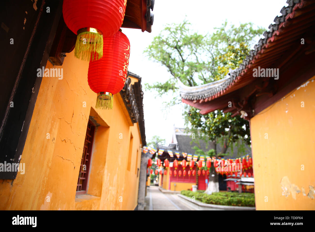 Nantong Tianning Temple Temple Architecture Stock Photo - Alamy