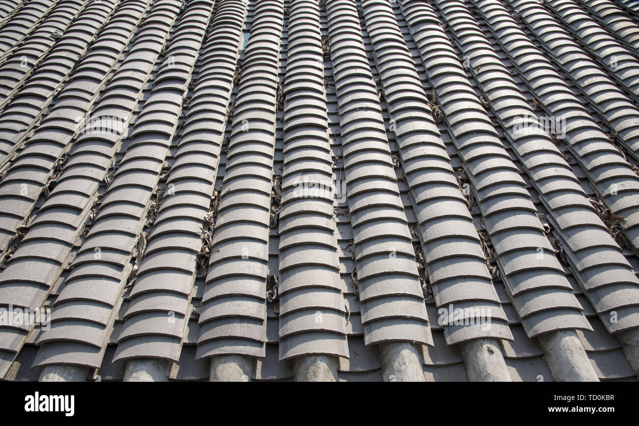 Chinese building roof green tile Stock Photo - Alamy