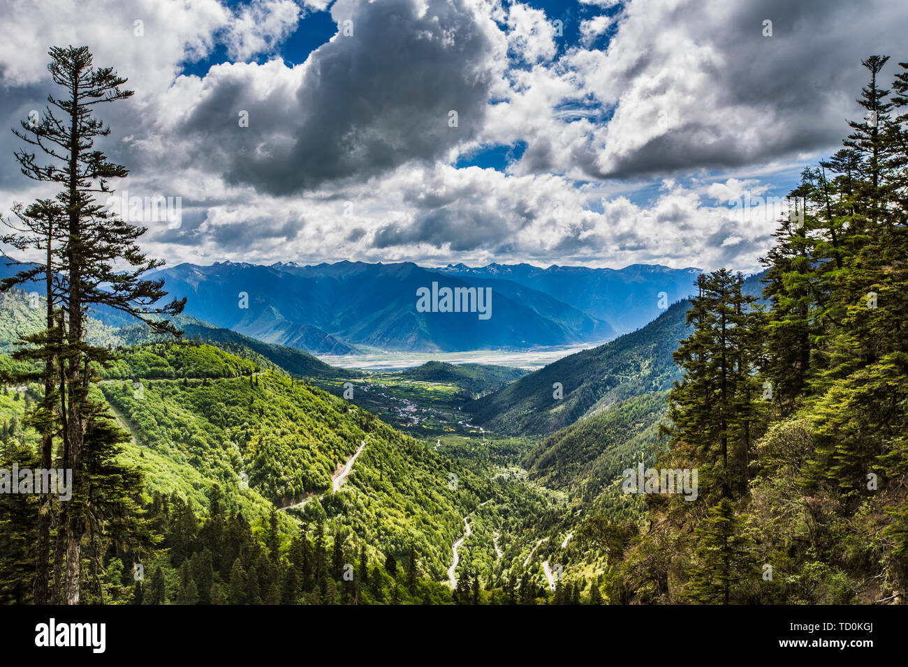 Scenery of Yingzhi Lulang Linhai in Tibet Autonomous Region Stock Photo ...