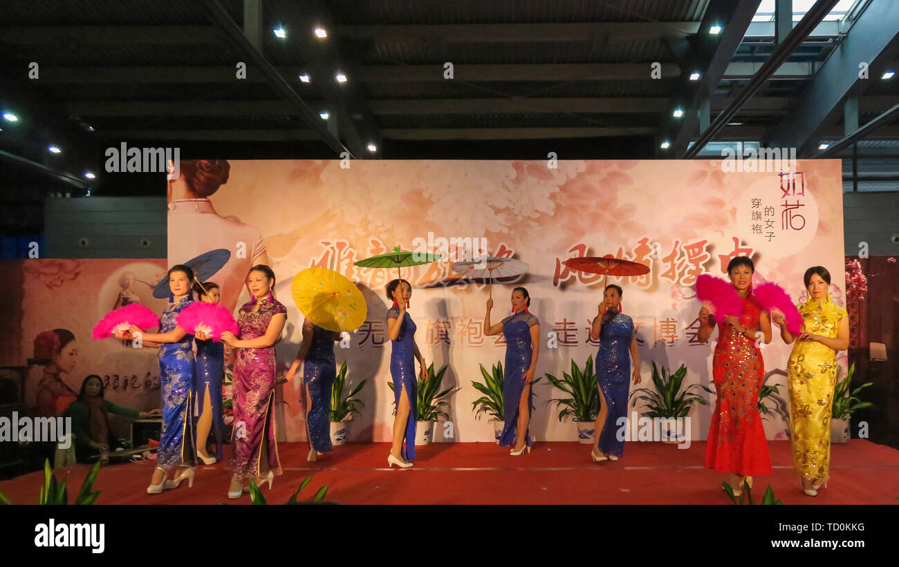 Jiangnan Qipao show Stock Photo - Alamy