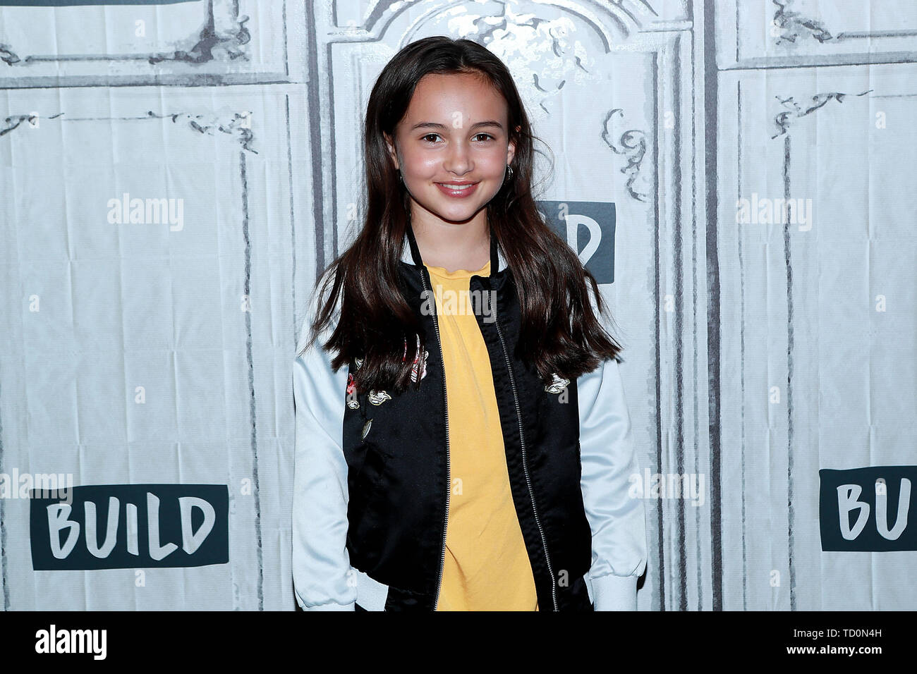 Kaylin hayman hi-res stock photography and images - Alamy