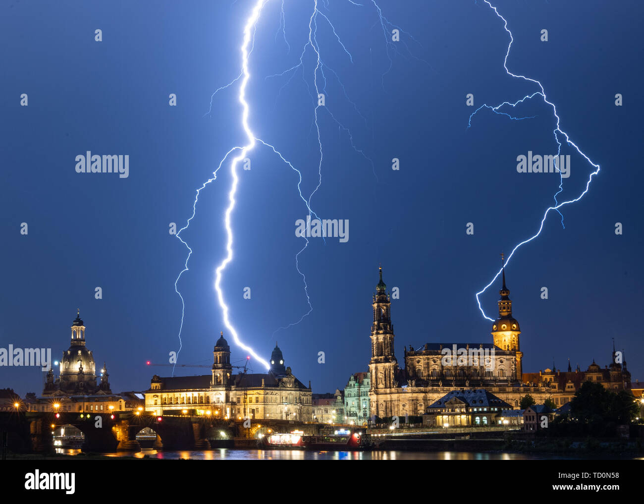 Dresden, Germany. 10th June, 2019. Lightning strikes during a ...