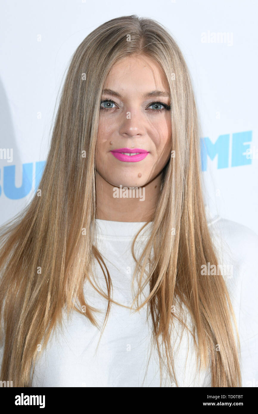 Becky hill hi-res stock photography and images - Alamy