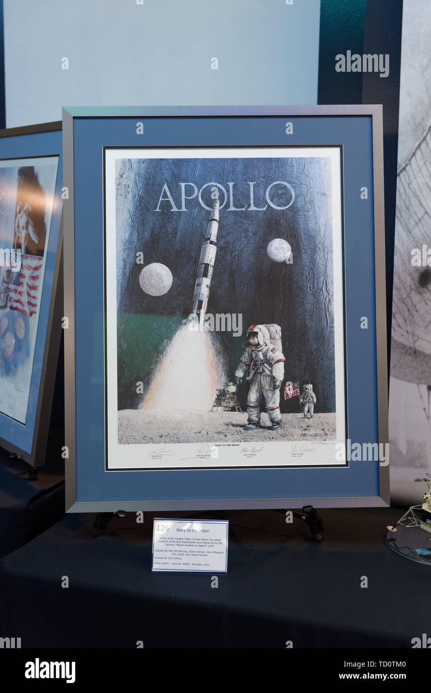 Garden City, New York, USA. 6th June, 2019. 'Navy to the Moon' Artist ...