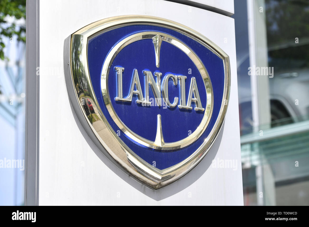 Lancia logo hi-res stock photography and images - Alamy