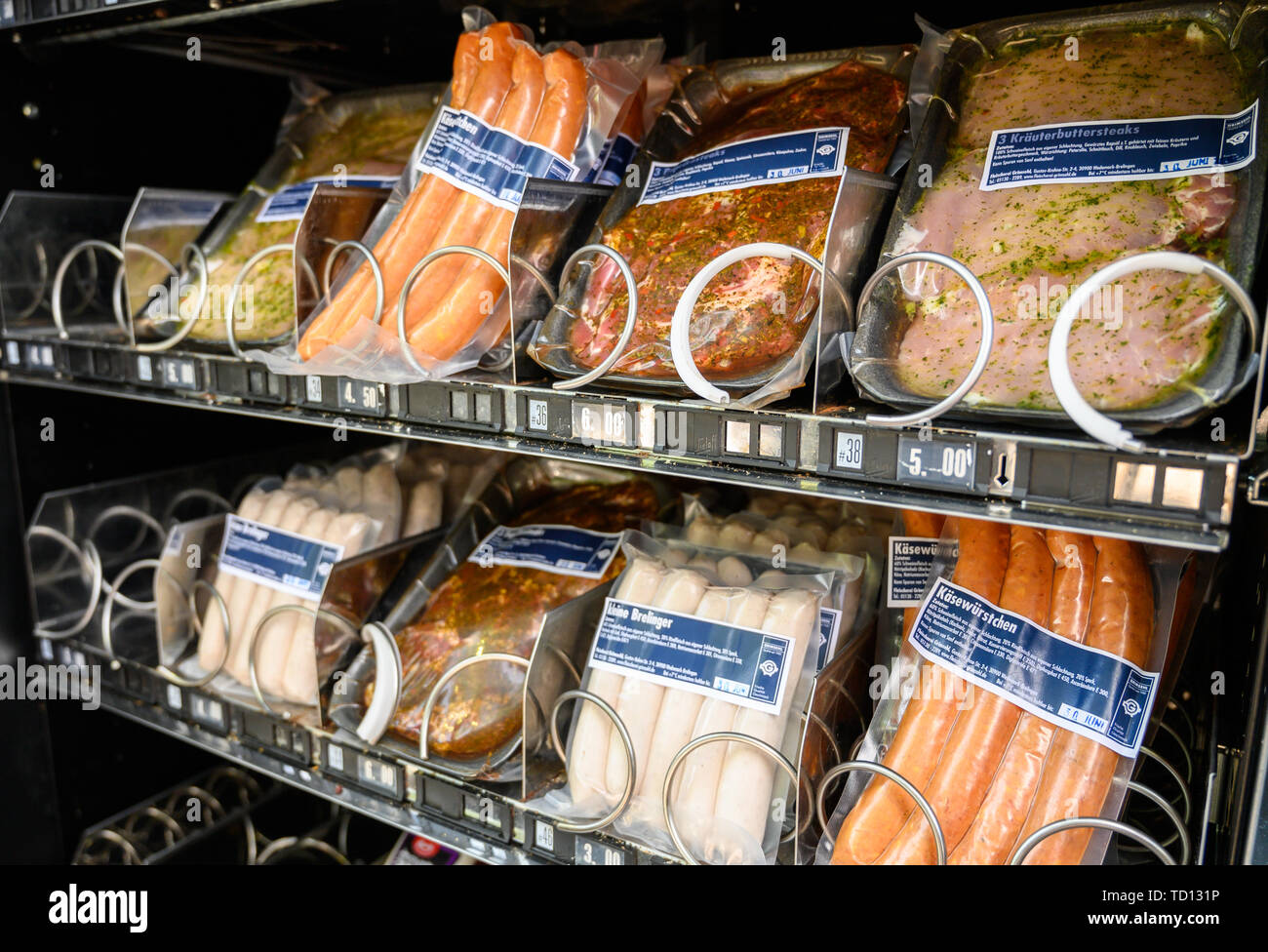 Barbecue food vending machine hi-res stock photography and images - Alamy