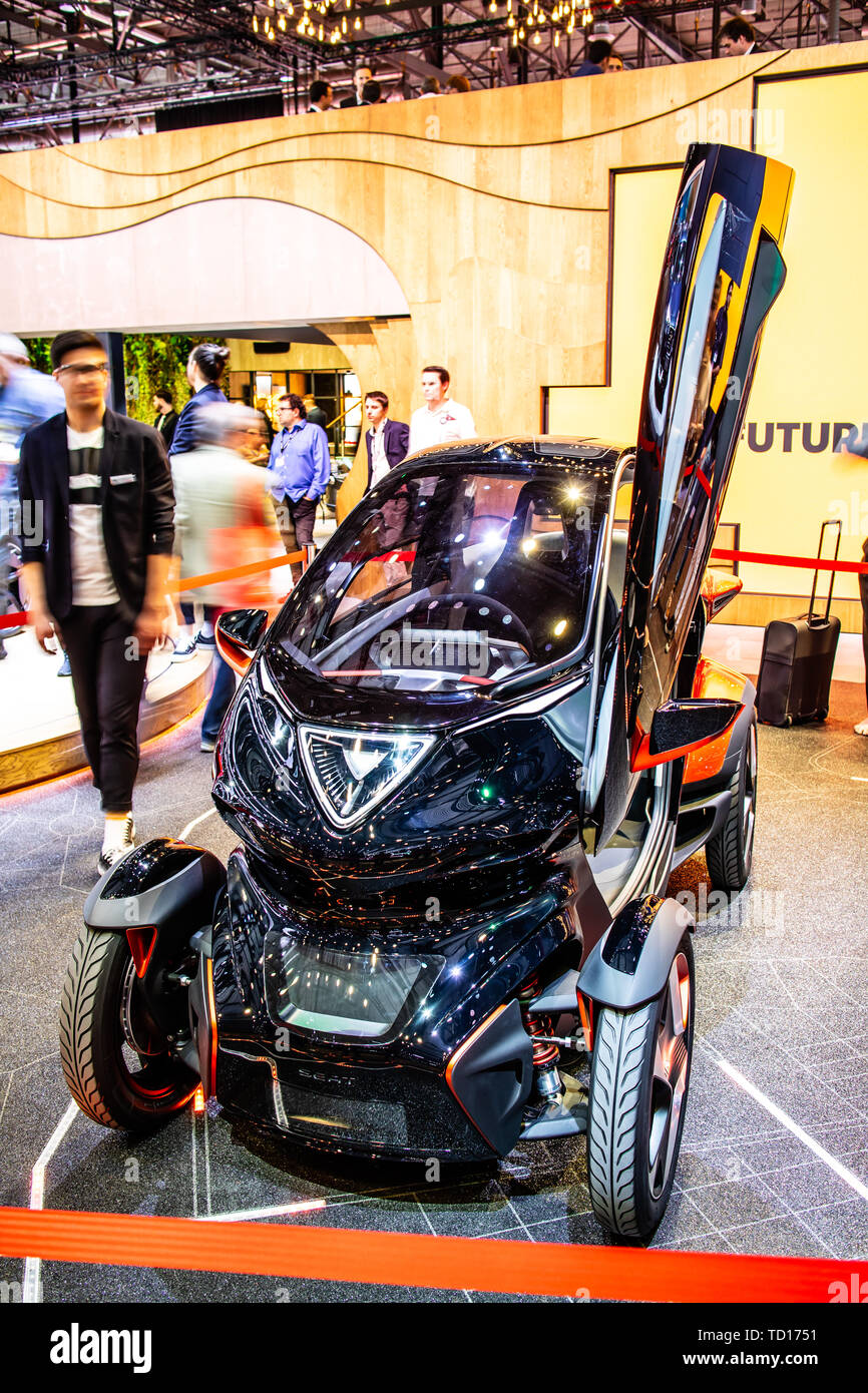 Minimo hi-res stock photography and images - Alamy