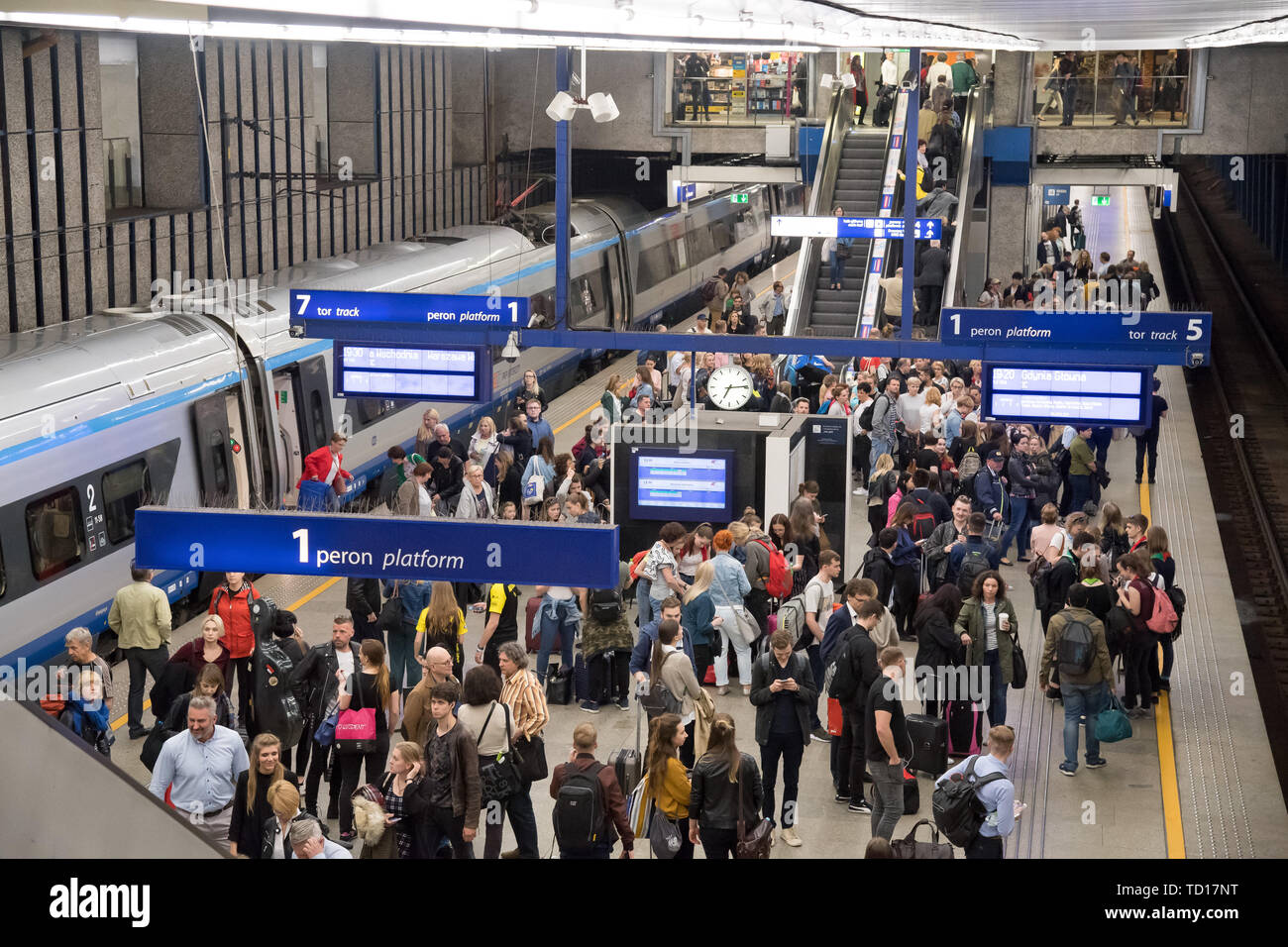 Warsaw central railway station hi-res stock photography and images - Alamy