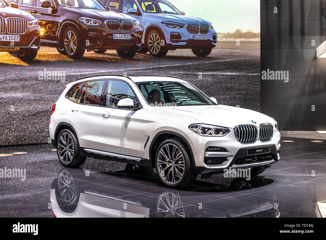 Bmw x3 hi-res stock photography and images - Alamy