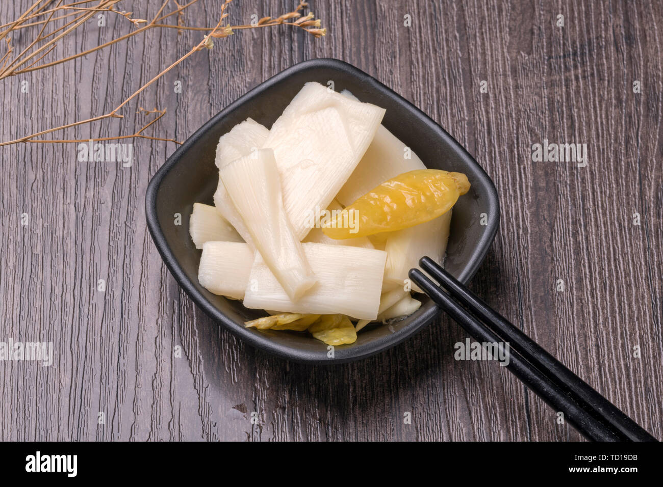 Pepper crisp bamboo shoots Stock Photo - Alamy