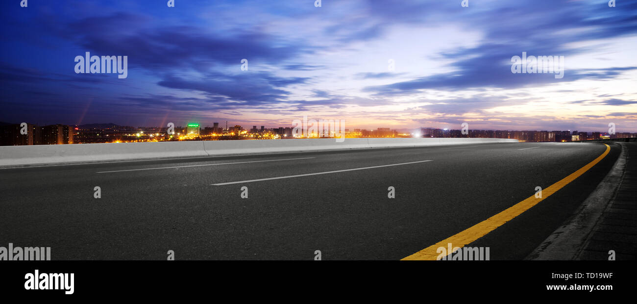 Road expressway hi-res stock photography and images - Alamy