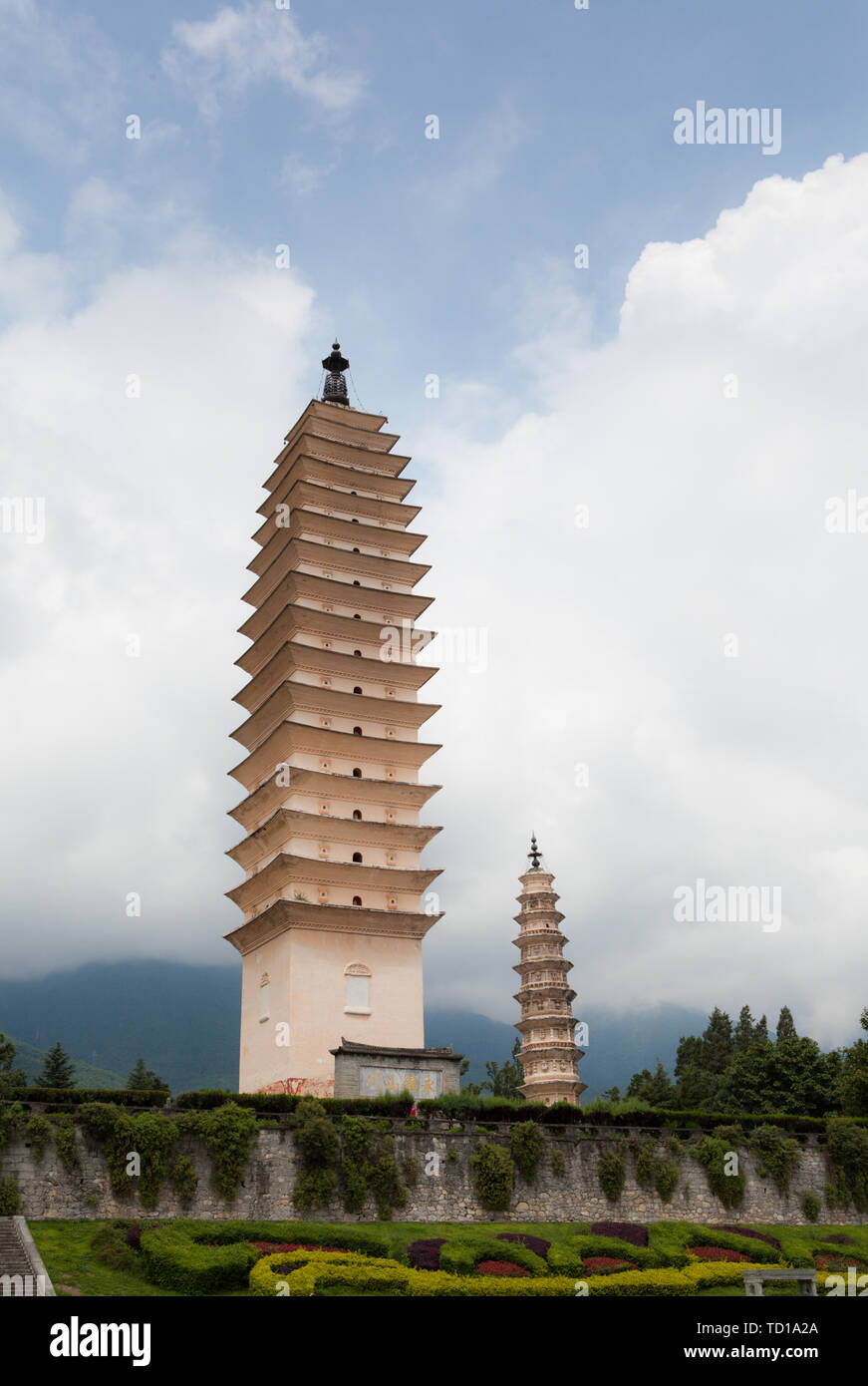 Three Towers of Chongsheng Temple, Yunnan Province Stock Photo - Alamy
