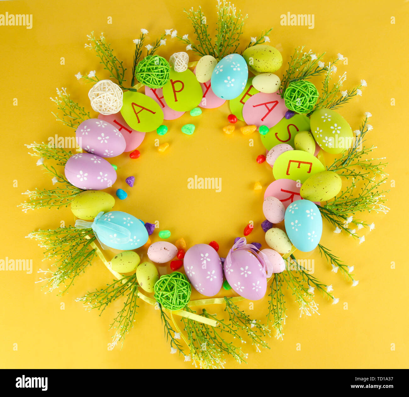 Circular egg form hi-res stock photography and images - Alamy