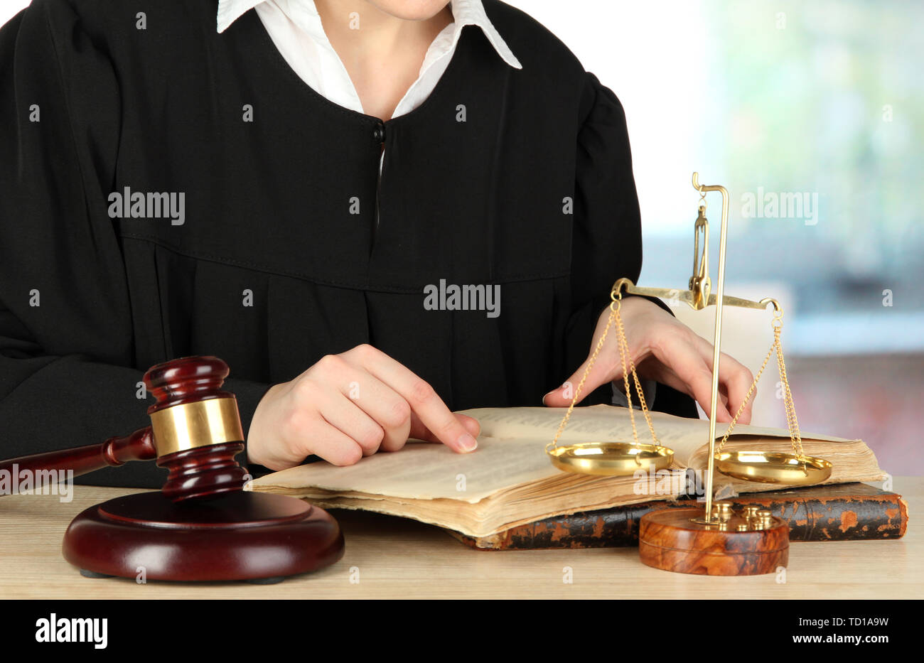 Court gavel judge room hi-res stock photography and images - Alamy