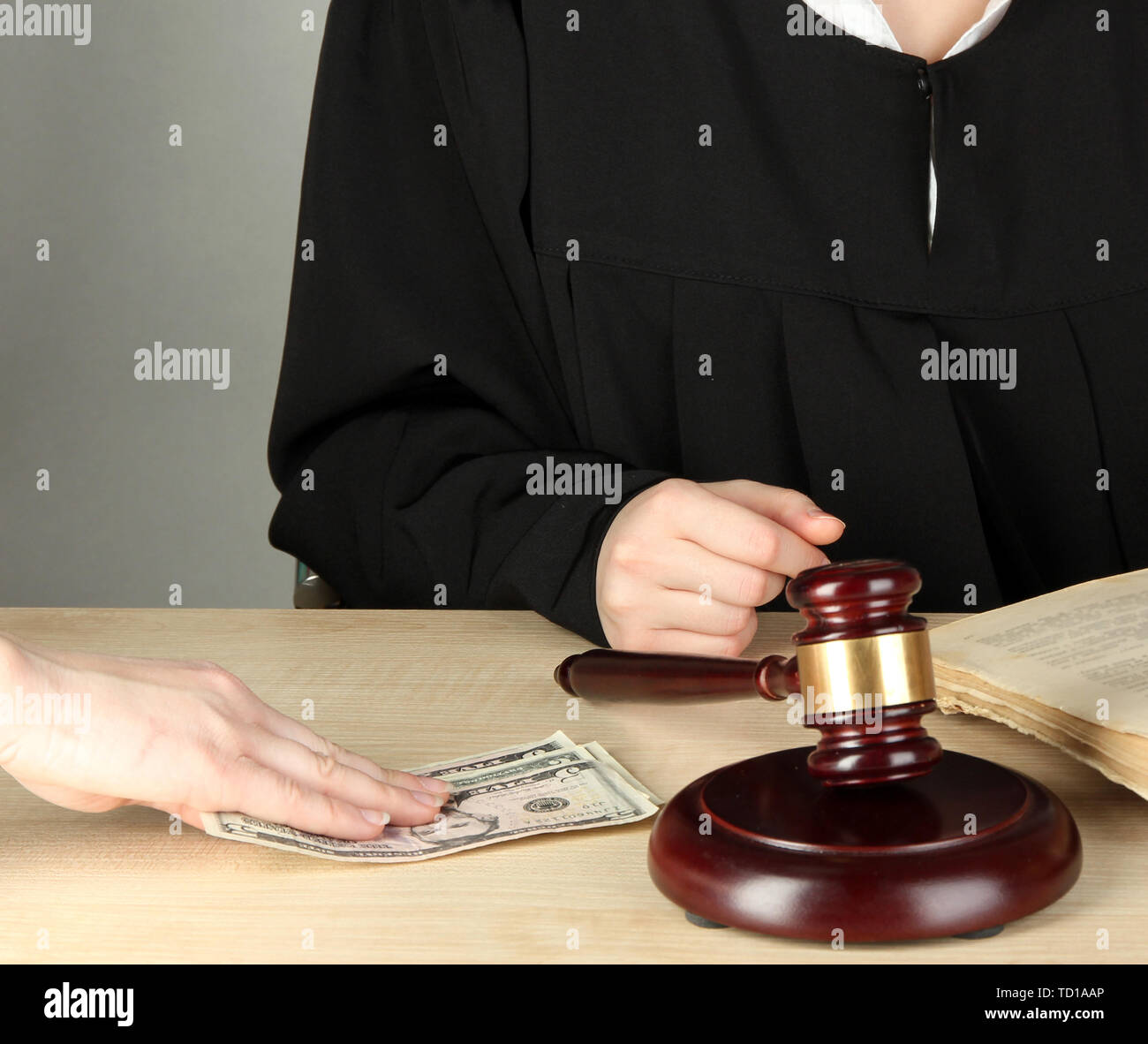 Barrister in court woman hi-res stock photography and images - Alamy