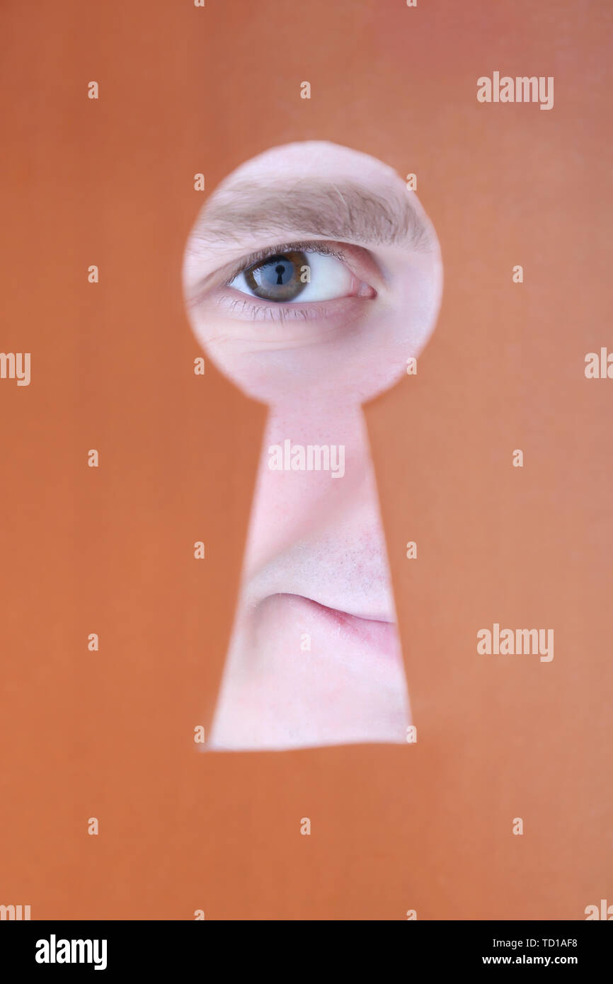 Man peep through door hi-res stock photography and images - Alamy