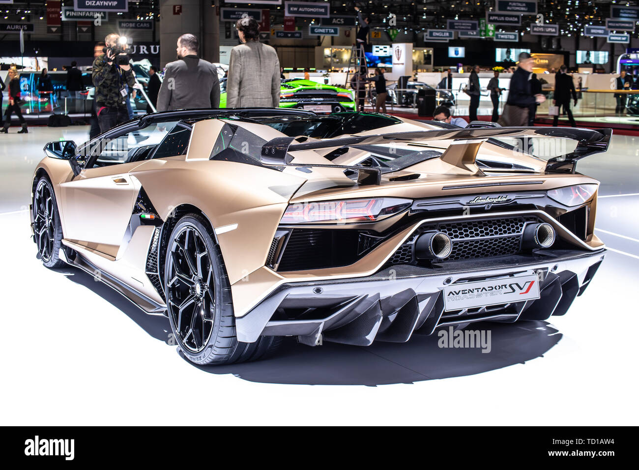 Lamborghini aventador svj hi-res stock photography and images - Alamy