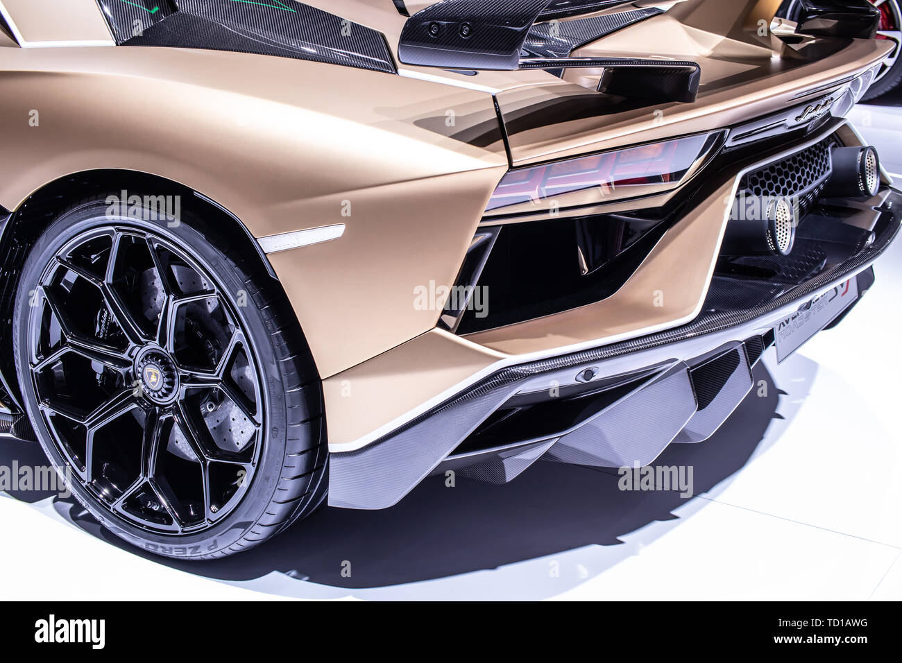 Lamborghini aventador svj hi-res stock photography and images - Alamy