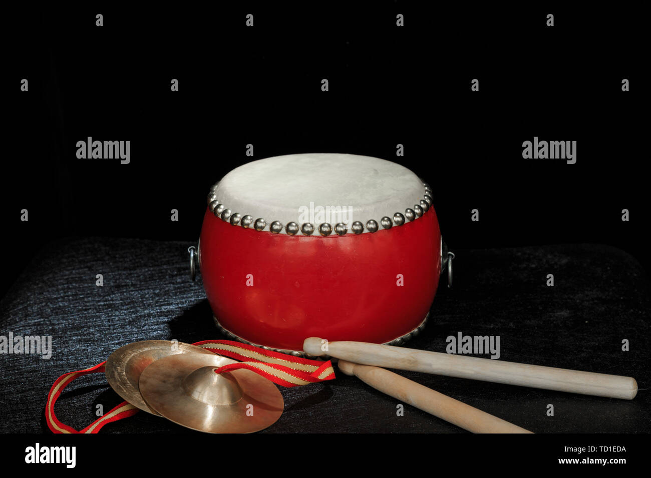 Folk musical instruments hi-res stock photography and images - Alamy