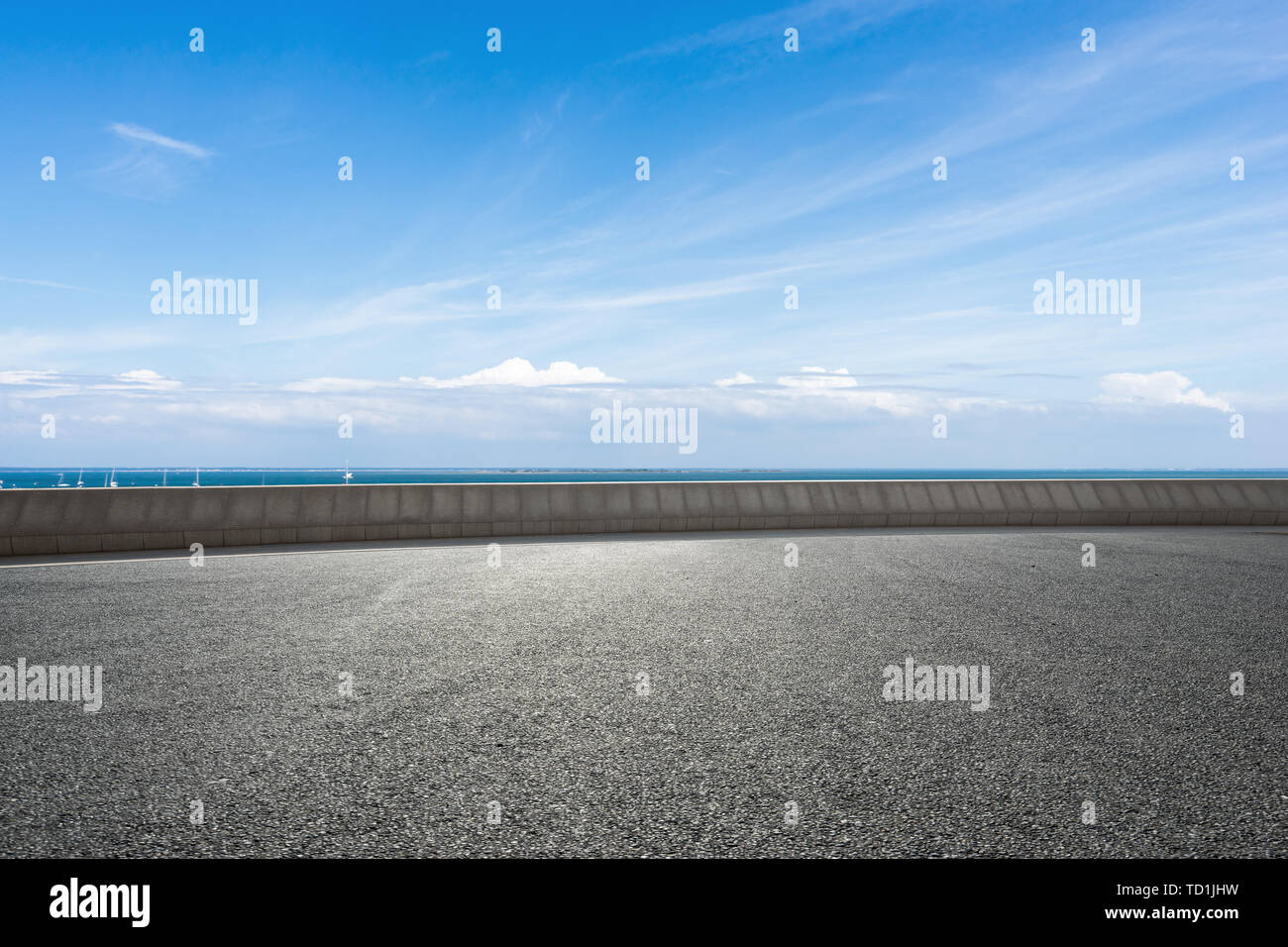 Dam square empty hi-res stock photography and images - Alamy