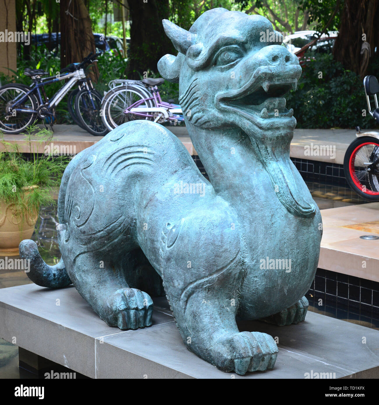 Chinese mythological animal hi-res stock photography and images - Alamy