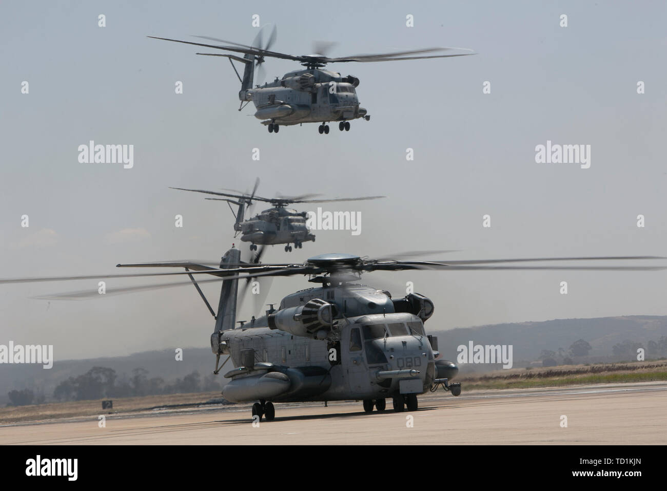 U.S. Marine Corps CH-53E Super Stallions with Marine Heavy Helicopter ...