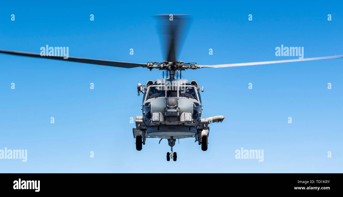 190605-N-NU281-1137 PACIFIC OCEAN (June 5, 2019) An MH-60R Sea Hawk ...