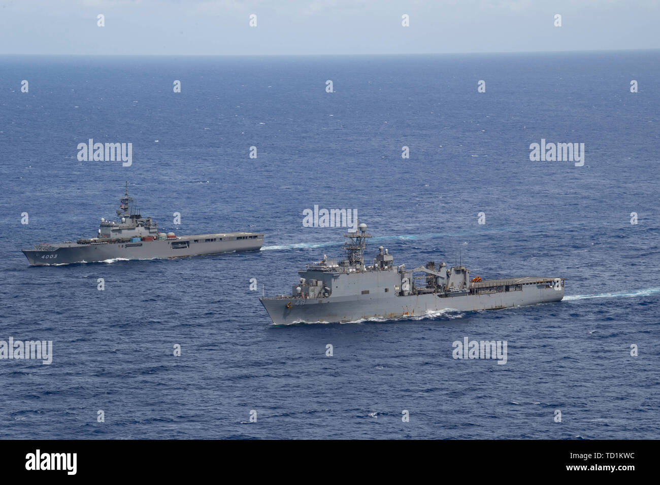 190608-N-BK435-0851 PHILIPPINE SEA (June 8, 2019) – The Whidbey Island ...