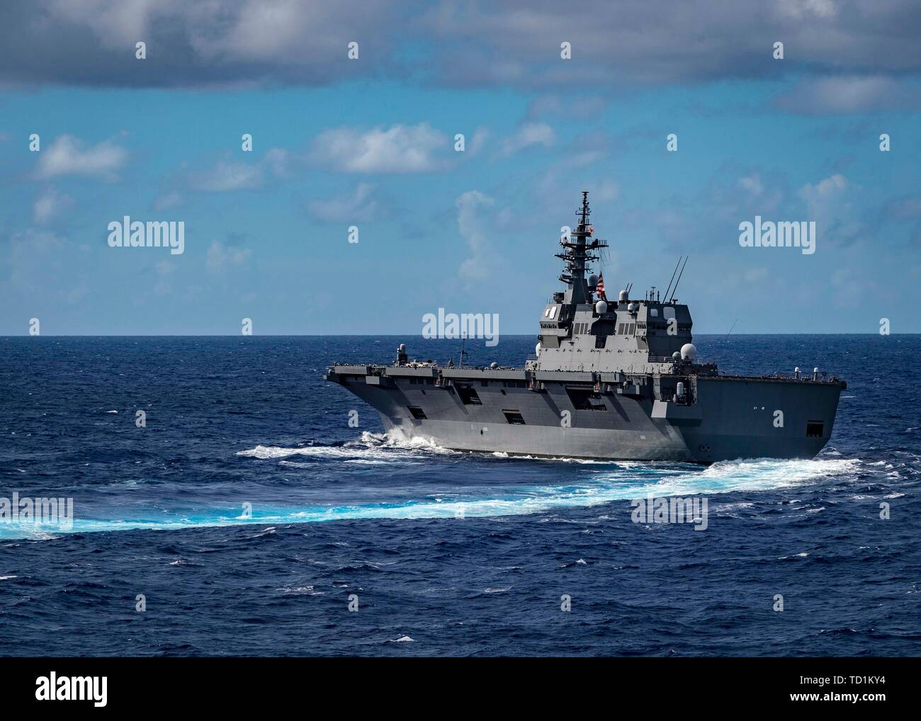 190608-N-WI365-1033 PHILIPPINE SEA (June 08, 2019) – The Japan Maritime ...