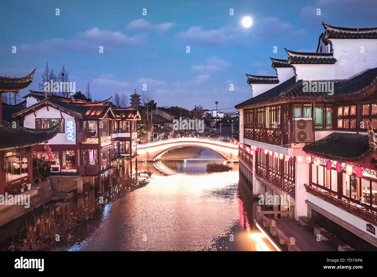 Night view of Qibao ancient town Stock Photo - Alamy