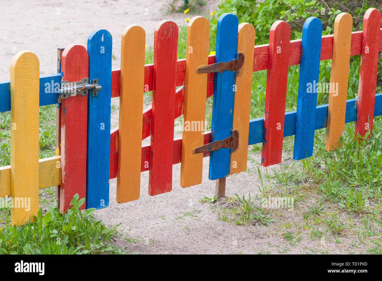 Small backyard timber fence hi-res stock photography and images - Alamy