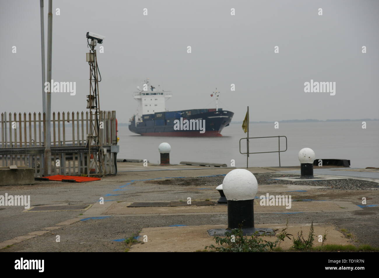ship approaching Lock gates, Immingham Dock, Lincolnshire Stock Photo ...