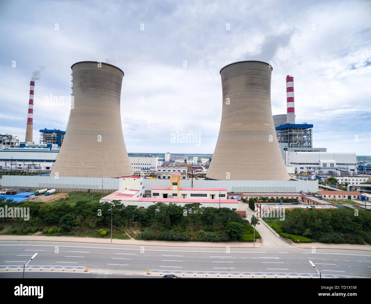 Cooling tower and solar hi-res stock photography and images - Alamy